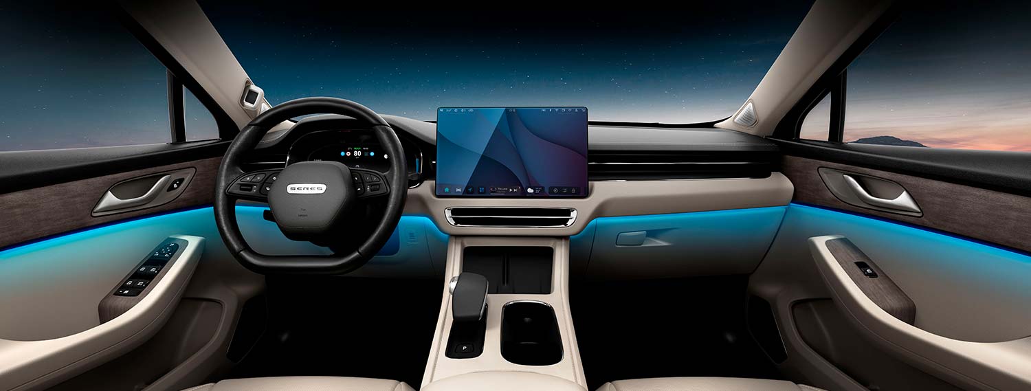 Alucina con la pantalla HUD del Seres 5 - seresmotor.es